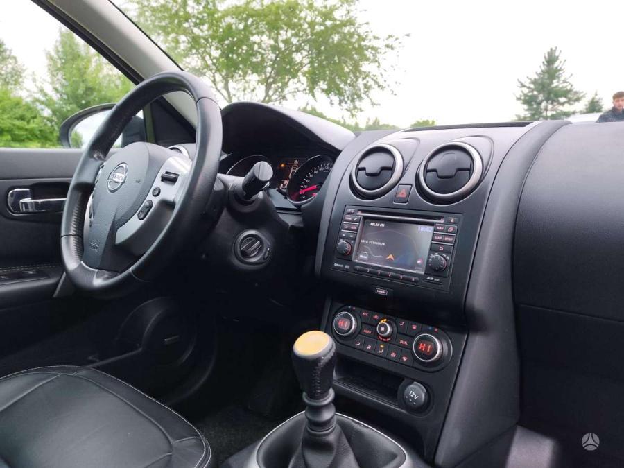 Белый Ниссан Кашкай 2013 в Тракай, объемом двигателя 1.60 л и пробегом 290 тыс. км за 4490 €, фото 23 на AUTOMOTO.COM.LV