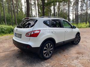 White Nissan Qashqai 2013 in Riga, with an engine capacity of 1.60 L and mileage of 125 thousand km for 7500 €, photo 4 on AUTOMOTO.COM.LV