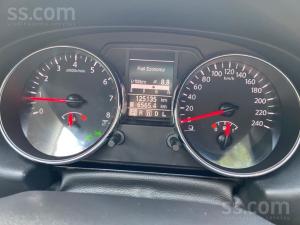 White Nissan Qashqai 2013 in Riga, with an engine capacity of 1.60 L and mileage of 125 thousand km for 7500 €, photo 8 on AUTOMOTO.COM.LV