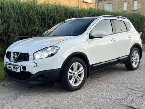 Balts Nissan Qashqai 2013 Panevēža, ar dzinēja tilpumu 2.00 L un nobraukumu 193 tūkst. km par 3550 €, foto  vietnē AUTOMOTO.COM.LV