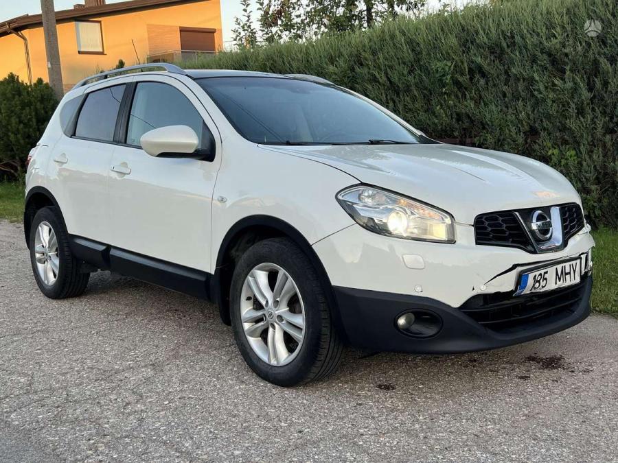 Balts Nissan Qashqai 2013 Panevēža, ar dzinēja tilpumu 2.00 L un nobraukumu 193 tūkst. km par 3550 €, foto 4 vietnē AUTOMOTO.COM.LV