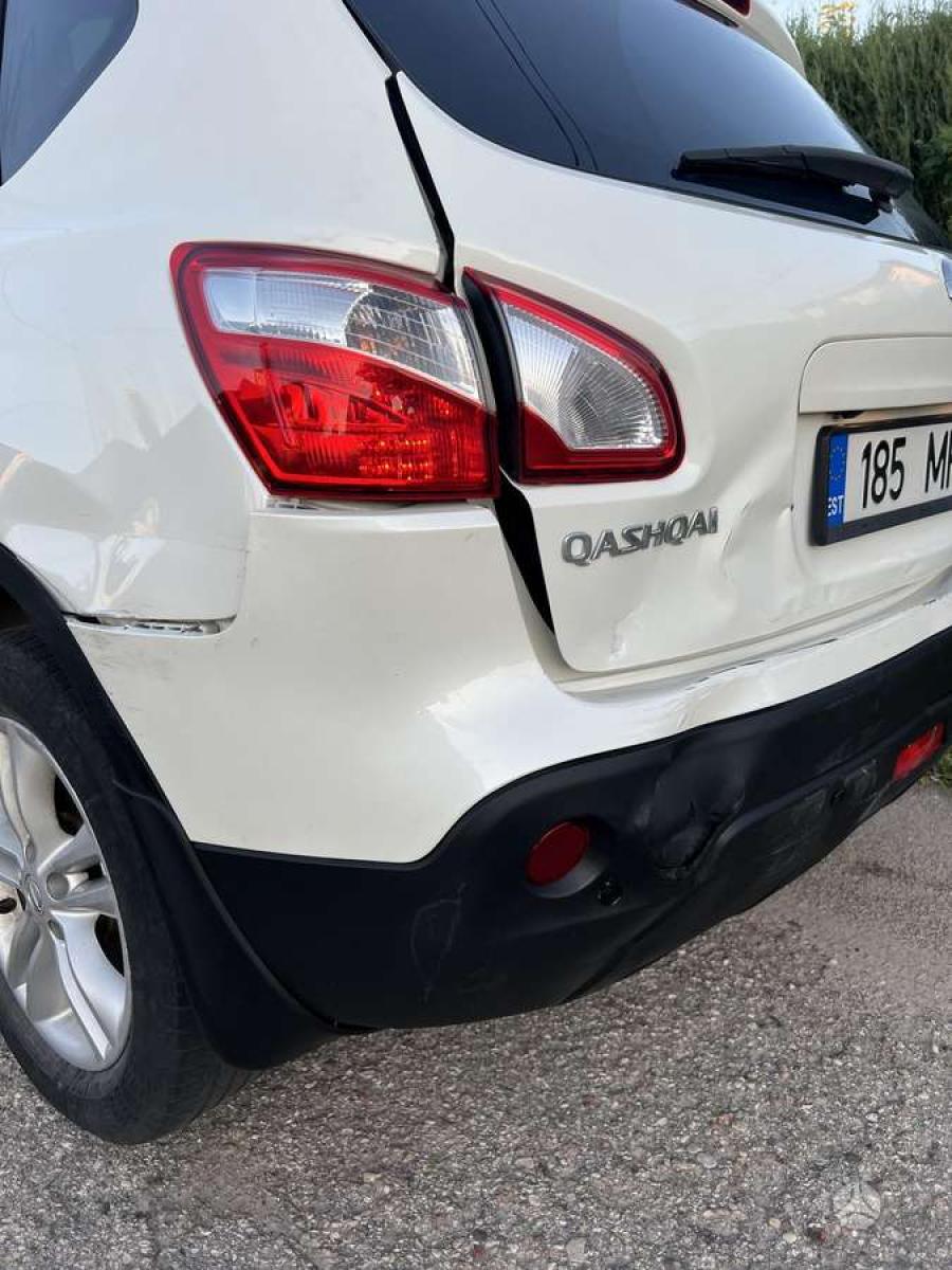 Balts Nissan Qashqai 2013 Panevēža, ar dzinēja tilpumu 2.00 L un nobraukumu 193 tūkst. km par 3550 €, foto 6 vietnē AUTOMOTO.COM.LV