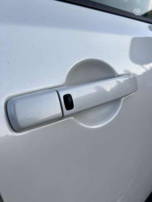 Balts Nissan Qashqai 2013 Panevēža, ar dzinēja tilpumu 2.00 L un nobraukumu 193 tūkst. km par 3550 €, foto 8 vietnē AUTOMOTO.COM.LV