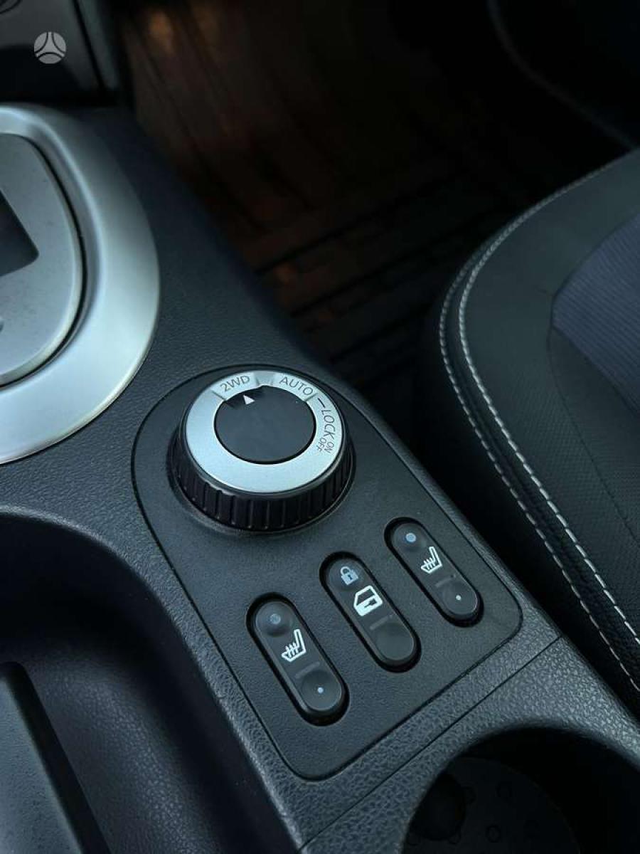 Balts Nissan Qashqai 2013 Panevēža, ar dzinēja tilpumu 2.00 L un nobraukumu 193 tūkst. km par 3550 €, foto 14 vietnē AUTOMOTO.COM.LV
