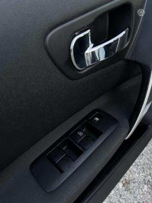 Balts Nissan Qashqai 2013 Panevēža, ar dzinēja tilpumu 2.00 L un nobraukumu 193 tūkst. km par 3550 €, foto 15 vietnē AUTOMOTO.COM.LV