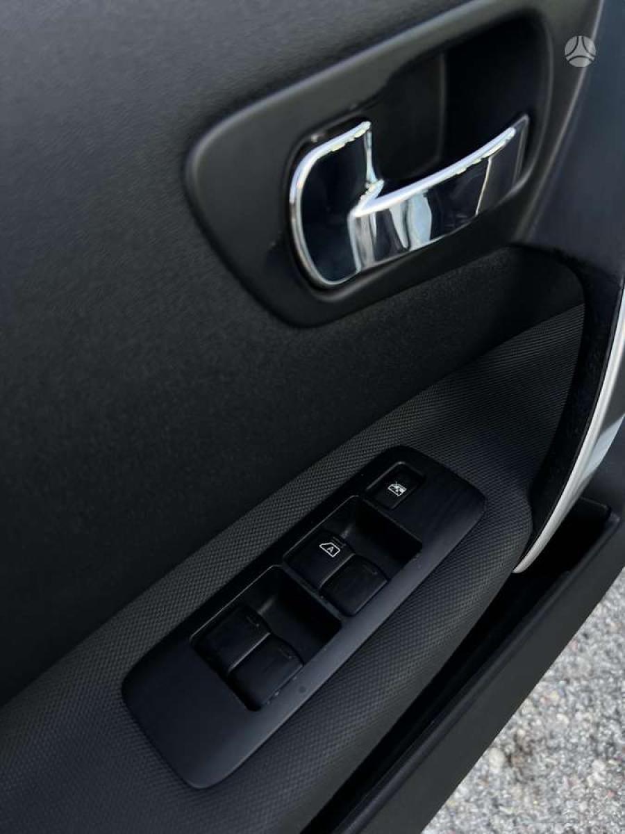 Balts Nissan Qashqai 2013 Panevēža, ar dzinēja tilpumu 2.00 L un nobraukumu 193 tūkst. km par 3550 €, foto 15 vietnē AUTOMOTO.COM.LV