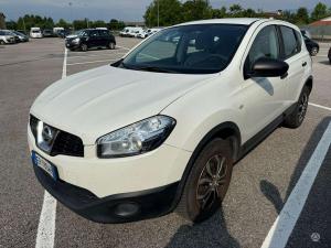 White Nissan Qashqai 2013 in Panevezys, with an engine capacity of 1.60 L and mileage of 234 thousand km for 3800 €, photo  on AUTOMOTO.COM.LV