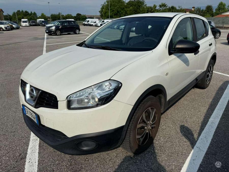 Balts Nissan Qashqai 2013 Panevēža, ar dzinēja tilpumu 1.60 L un nobraukumu 234 tūkst. km par 3800 €, foto 1 vietnē AUTOMOTO.COM.LV