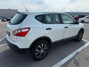 Balts Nissan Qashqai 2013 Panevēža, ar dzinēja tilpumu 1.60 L un nobraukumu 234 tūkst. km par 3800 €, foto 6 vietnē AUTOMOTO.COM.LV