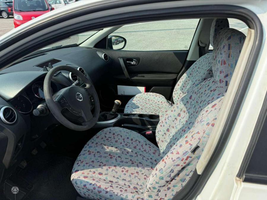 Balts Nissan Qashqai 2013 Panevēža, ar dzinēja tilpumu 1.60 L un nobraukumu 234 tūkst. km par 3800 €, foto 9 vietnē AUTOMOTO.COM.LV