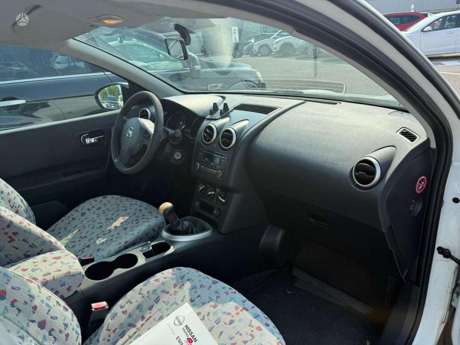 Balts Nissan Qashqai 2013 Panevēža, ar dzinēja tilpumu 1.60 L un nobraukumu 234 tūkst. km par 3800 €, foto 10 vietnē AUTOMOTO.COM.LV