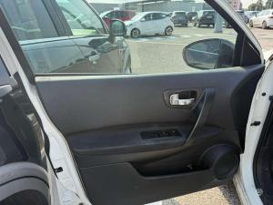 Balts Nissan Qashqai 2013 Panevēža, ar dzinēja tilpumu 1.60 L un nobraukumu 234 tūkst. km par 3800 €, foto 11 vietnē AUTOMOTO.COM.LV