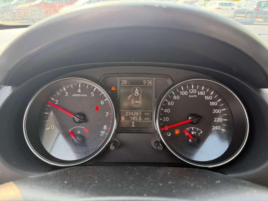 Balts Nissan Qashqai 2013 Panevēža, ar dzinēja tilpumu 1.60 L un nobraukumu 234 tūkst. km par 3800 €, foto 12 vietnē AUTOMOTO.COM.LV
