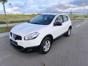 White Nissan Qashqai 2013 in Marijampole, with an engine capacity of 1.60 L and mileage of 305 thousand km for 2800 €, photo  on AUTOMOTO.COM.LV