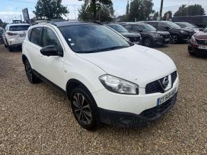 White Nissan Qashqai 2013 in Taurage, with an engine capacity of 1.60 L and mileage of 200 thousand km for 3900 €, photo 4 on AUTOMOTO.COM.LV