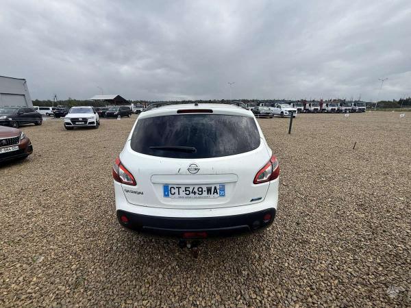 Balts Nissan Qashqai 2013 Tauragė, ar dzinēja tilpumu 1.60 L un nobraukumu 200 tūkst. km par 3900 €, foto 7 vietnē AUTOMOTO.COM.LV