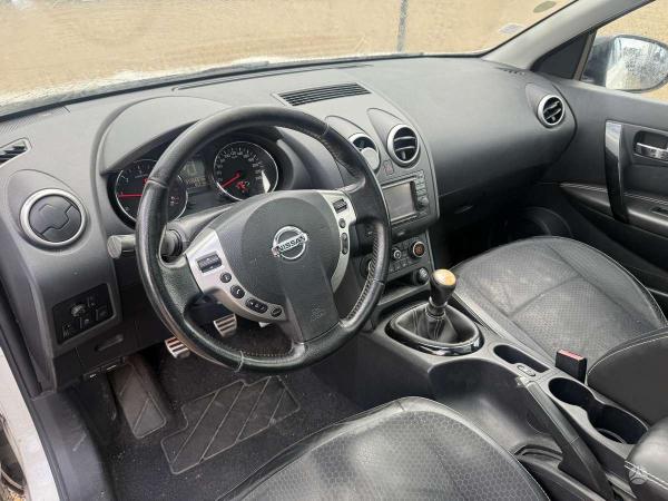 Balts Nissan Qashqai 2013 Tauragė, ar dzinēja tilpumu 1.60 L un nobraukumu 200 tūkst. km par 3900 €, foto 9 vietnē AUTOMOTO.COM.LV
