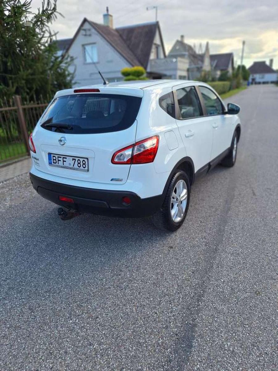 Balts Nissan Qashqai 2013 Marijampole, ar dzinēja tilpumu 1.60 L un nobraukumu 100 tūkst. km par 5800 €, foto 1 vietnē AUTOMOTO.COM.LV