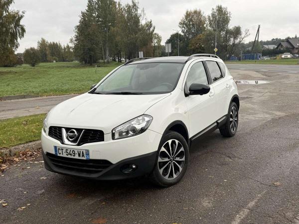 White Nissan Qashqai 2013 in Taurage, with an engine capacity of 1.60 L and mileage of 190 thousand km for 4200 €, photo 1 on AUTOMOTO.COM.LV