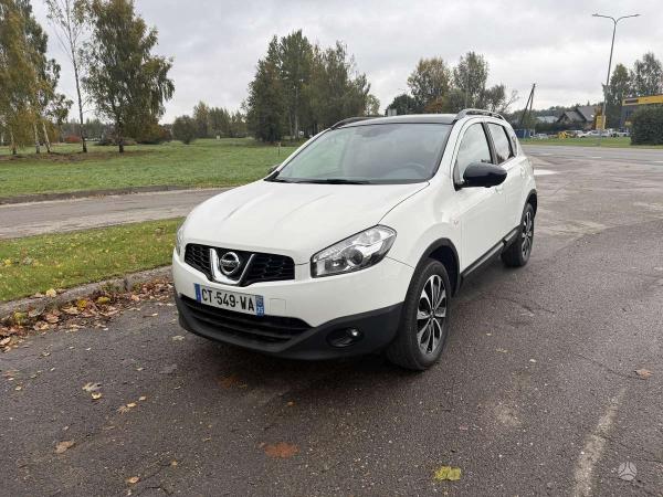 White Nissan Qashqai 2013 in Taurage, with an engine capacity of 1.60 L and mileage of 190 thousand km for 4200 €, photo 4 on AUTOMOTO.COM.LV