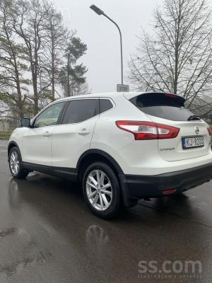 Balts Nissan Qashqai 2014 Ogre, ar dzinēja tilpumu 1.60 L un nobraukumu 172 tūkst. km par 8200 €, foto 4 vietnē AUTOMOTO.COM.LV