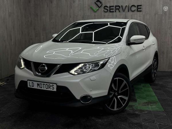 White Nissan Qashqai 2014 in Vilnius, with an engine capacity of 1.46 L and mileage of 289 thousand km for 7190 €, photo 1 on AUTOMOTO.COM.LV