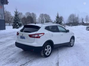 White Nissan Qashqai 2014 in Silale, with an engine capacity of 1.60 L and mileage of 195 thousand km for 9500 €, photo 3 on AUTOMOTO.COM.LV