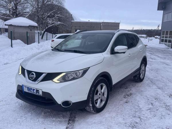 White Nissan Qashqai 2014 in Silale, with an engine capacity of 1.60 L and mileage of 195 thousand km for 9500 €, photo 5 on AUTOMOTO.COM.LV