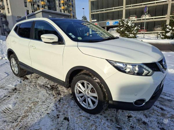 White Nissan Qashqai 2014 in Vilnius, with an engine capacity of 1.46 L and mileage of 242 thousand km for 7200 €, photo 2 on AUTOMOTO.COM.LV