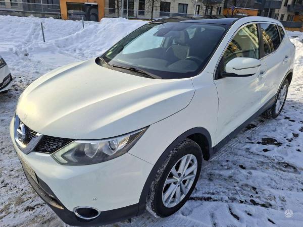 White Nissan Qashqai 2014 in Vilnius, with an engine capacity of 1.46 L and mileage of 242 thousand km for 7200 €, photo 3 on AUTOMOTO.COM.LV
