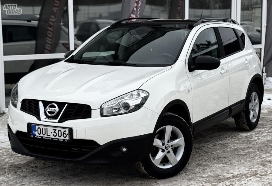 White Nissan Qashqai 2014 in Radviliskis, with an engine capacity of 1.60 L and mileage of 224 thousand km for 5750 €, photo 1 on AUTOMOTO.COM.LV