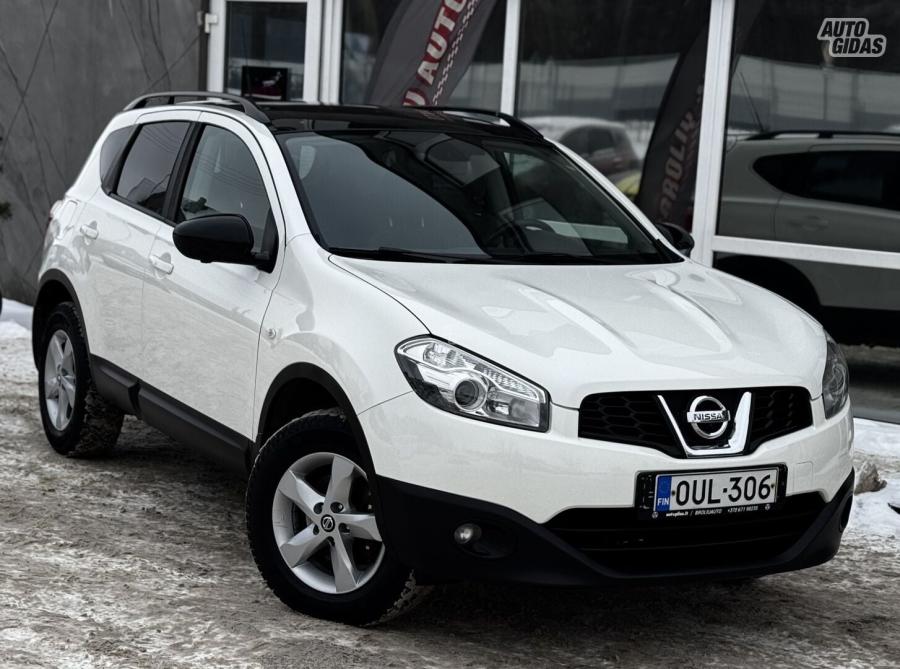 White Nissan Qashqai 2014 in Radviliskis, with an engine capacity of 1.60 L and mileage of 224 thousand km for 5750 €, photo 2 on AUTOMOTO.COM.LV