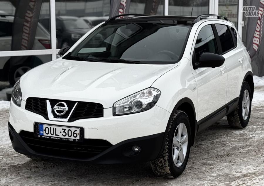 White Nissan Qashqai 2014 in Radviliskis, with an engine capacity of 1.60 L and mileage of 224 thousand km for 5750 €, photo 5 on AUTOMOTO.COM.LV