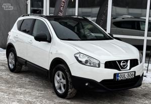 White Nissan Qashqai 2014 in Radviliskis, with an engine capacity of 1.60 L and mileage of 224 thousand km for 5750 €, photo 6 on AUTOMOTO.COM.LV