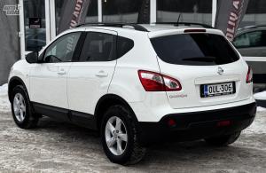 White Nissan Qashqai 2014 in Radviliskis, with an engine capacity of 1.60 L and mileage of 224 thousand km for 5750 €, photo 9 on AUTOMOTO.COM.LV