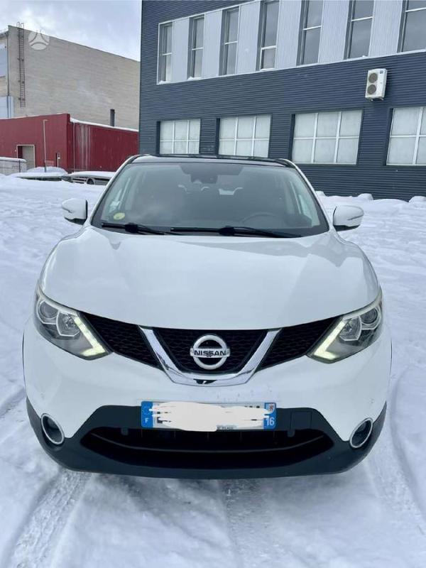 White Nissan Qashqai 2014 in Taurage, with an engine capacity of 1.60 L and mileage of 260 thousand km for 7200 €, photo 1 on AUTOMOTO.COM.LV