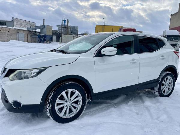 White Nissan Qashqai 2014 in Taurage, with an engine capacity of 1.60 L and mileage of 260 thousand km for 7200 €, photo 2 on AUTOMOTO.COM.LV