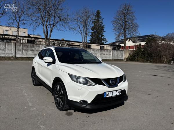 Balts Nissan Qashqai 2014 Plungė, ar dzinēja tilpumu 1.50 L un nobraukumu 239 tūkst. km par 9500 €, foto 1 vietnē AUTOMOTO.COM.LV