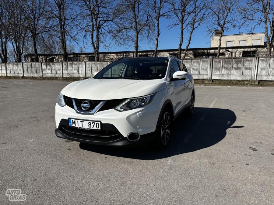 White Nissan Qashqai 2014 in Plunge, with an engine capacity of 1.50 L and mileage of 239 thousand km for 9500 €, photo 3 on AUTOMOTO.COM.LV