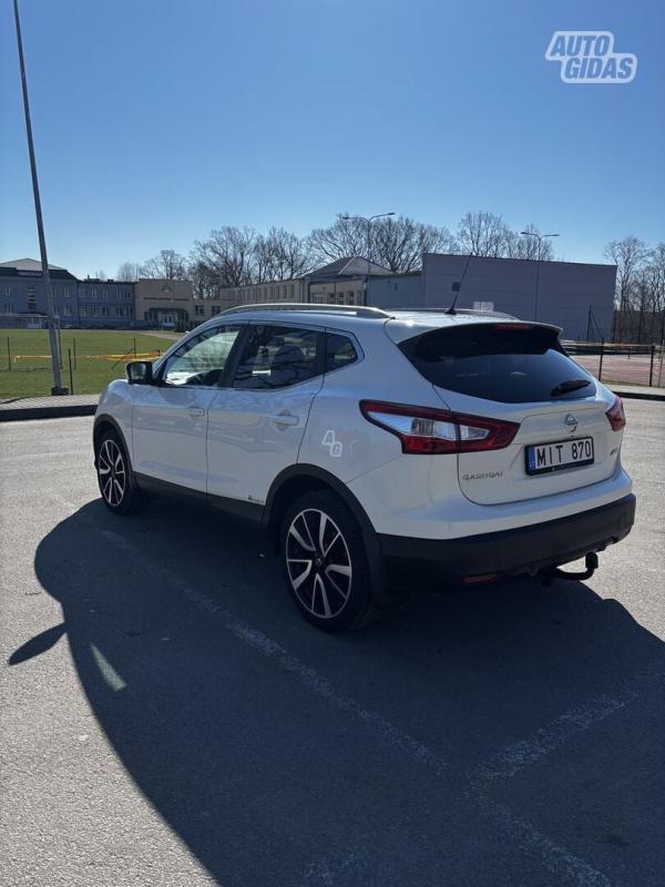 Balts Nissan Qashqai 2014 Plungė, ar dzinēja tilpumu 1.50 L un nobraukumu 239 tūkst. km par 9500 €, foto 5 vietnē AUTOMOTO.COM.LV