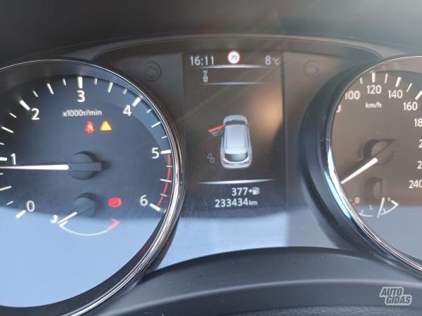 Balts Nissan Qashqai 2014 Viļņa, ar dzinēja tilpumu 1.50 L un nobraukumu 233 tūkst. km par 8300 €, foto 3 vietnē AUTOMOTO.COM.LV