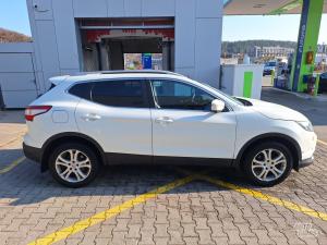 Balts Nissan Qashqai 2014 Viļņa, ar dzinēja tilpumu 1.20 L un nobraukumu 226 tūkst. km par 7000 €, foto 3 vietnē AUTOMOTO.COM.LV