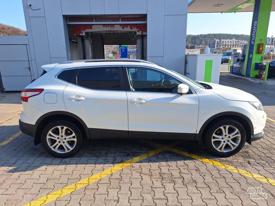 Balts Nissan Qashqai 2014 Viļņa, ar dzinēja tilpumu 1.20 L un nobraukumu 226 tūkst. km par 7000 €, foto 3 vietnē AUTOMOTO.COM.LV