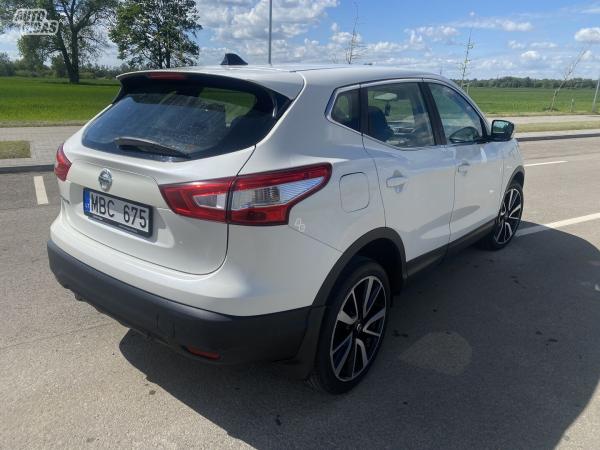 White Nissan Qashqai 2014 in Marijampole, with an engine capacity of 1.20 L and mileage of 147 thousand km for 7600 €, photo 6 on AUTOMOTO.COM.LV