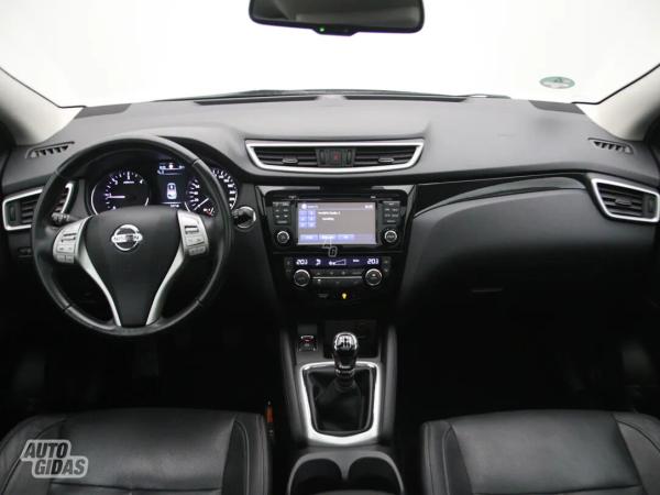 White Nissan Qashqai 2014 in Vilnius, with an engine capacity of 1.20 L and mileage of 185 thousand km for 8599 €, photo 2 on AUTOMOTO.COM.LV