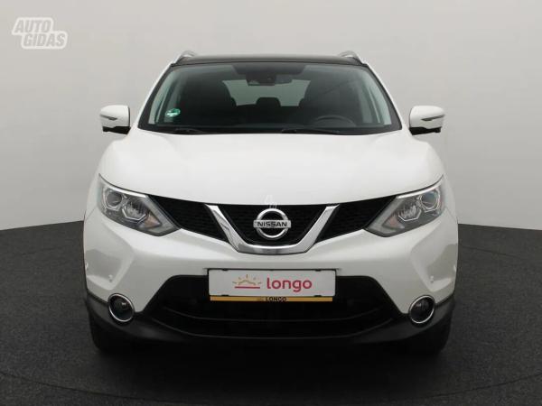 White Nissan Qashqai 2014 in Vilnius, with an engine capacity of 1.20 L and mileage of 185 thousand km for 8599 €, photo 3 on AUTOMOTO.COM.LV