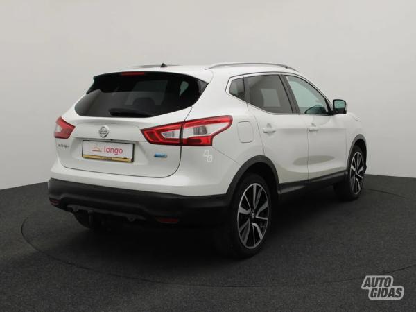 White Nissan Qashqai 2014 in Vilnius, with an engine capacity of 1.20 L and mileage of 185 thousand km for 8599 €, photo 8 on AUTOMOTO.COM.LV