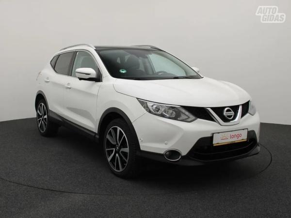 White Nissan Qashqai 2014 in Vilnius, with an engine capacity of 1.20 L and mileage of 185 thousand km for 8599 €, photo 10 on AUTOMOTO.COM.LV