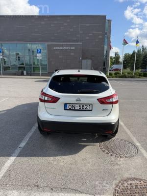 Белый Ниссан Кашкай 2014 в Рига, объемом двигателя 1.60 л и пробегом 275 тыс. км за 5900 €, фото 5 на AUTOMOTO.COM.LV