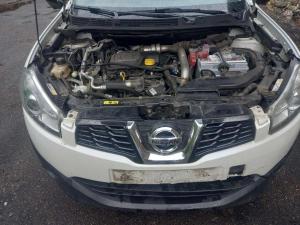 White Nissan Qashqai 2014 in Panevezys, with an engine capacity of 1.60 L and mileage of 250 thousand km for 3150 €, photo 15 on AUTOMOTO.COM.LV